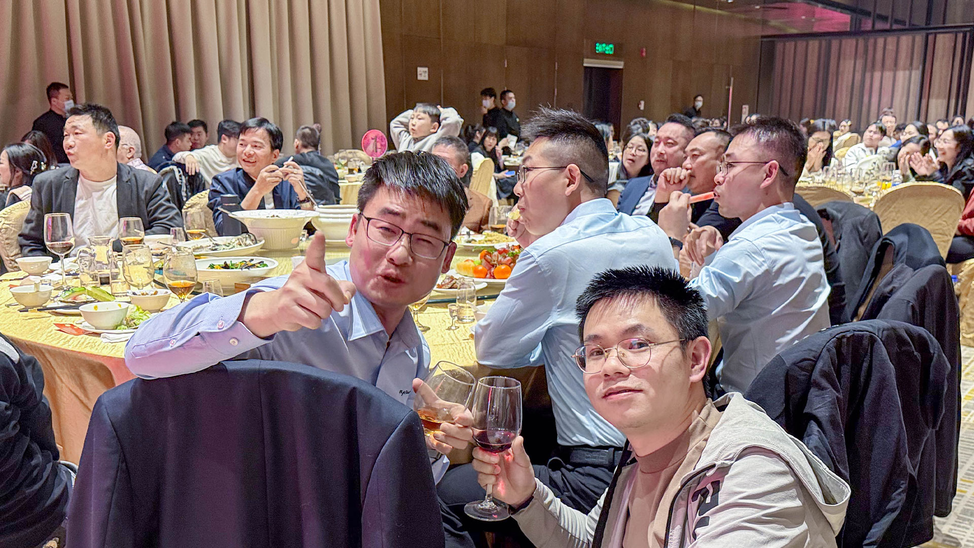 RayTalk Year-End Gala: 2025 Achievements and 2026 Vision Ahead